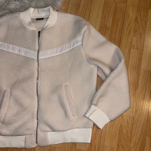ZYIA | Jackets & Coats | Zyia Active Flying V Fleece White Teddy Jacket ...